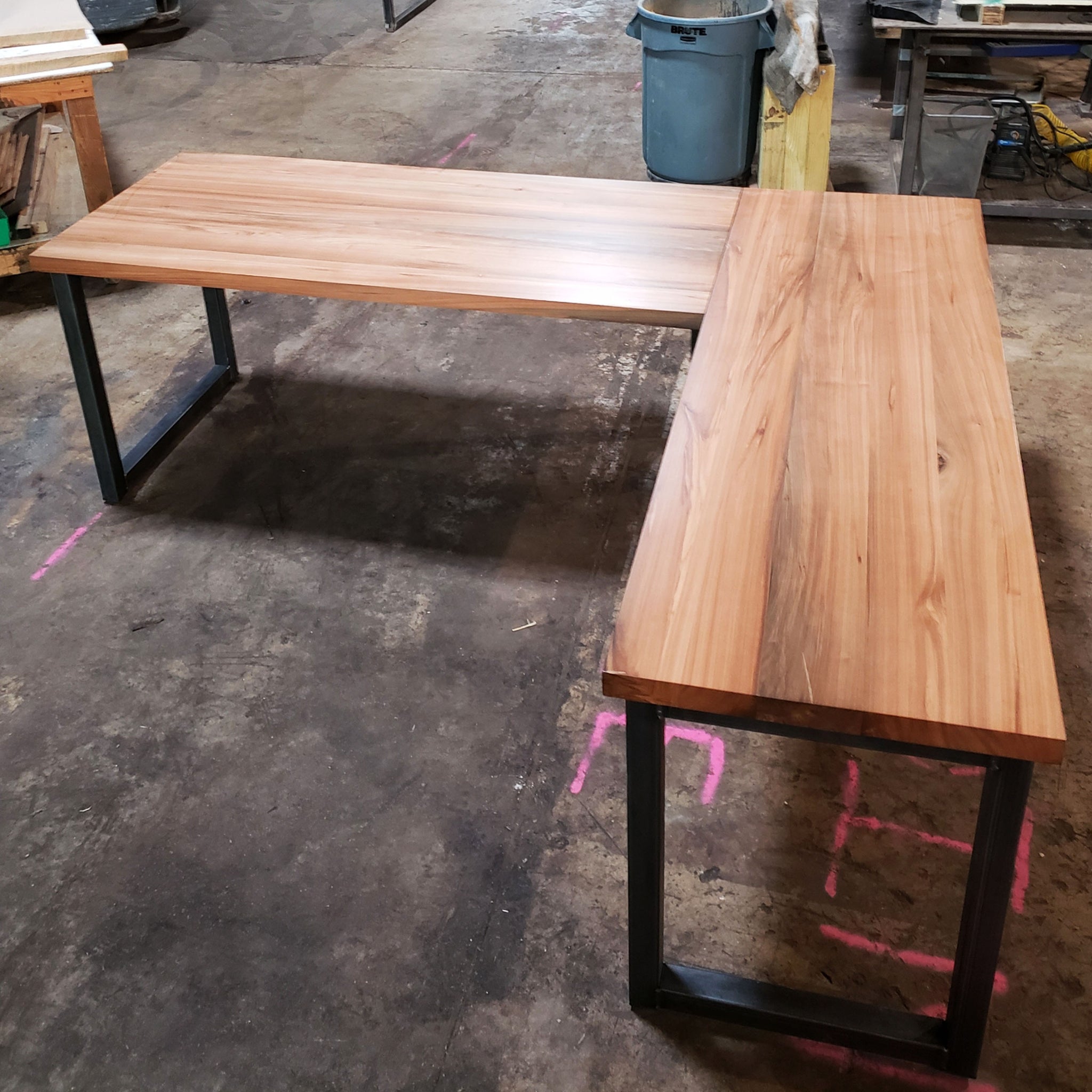 L-Shaped Desk – Chicago Fabrications
